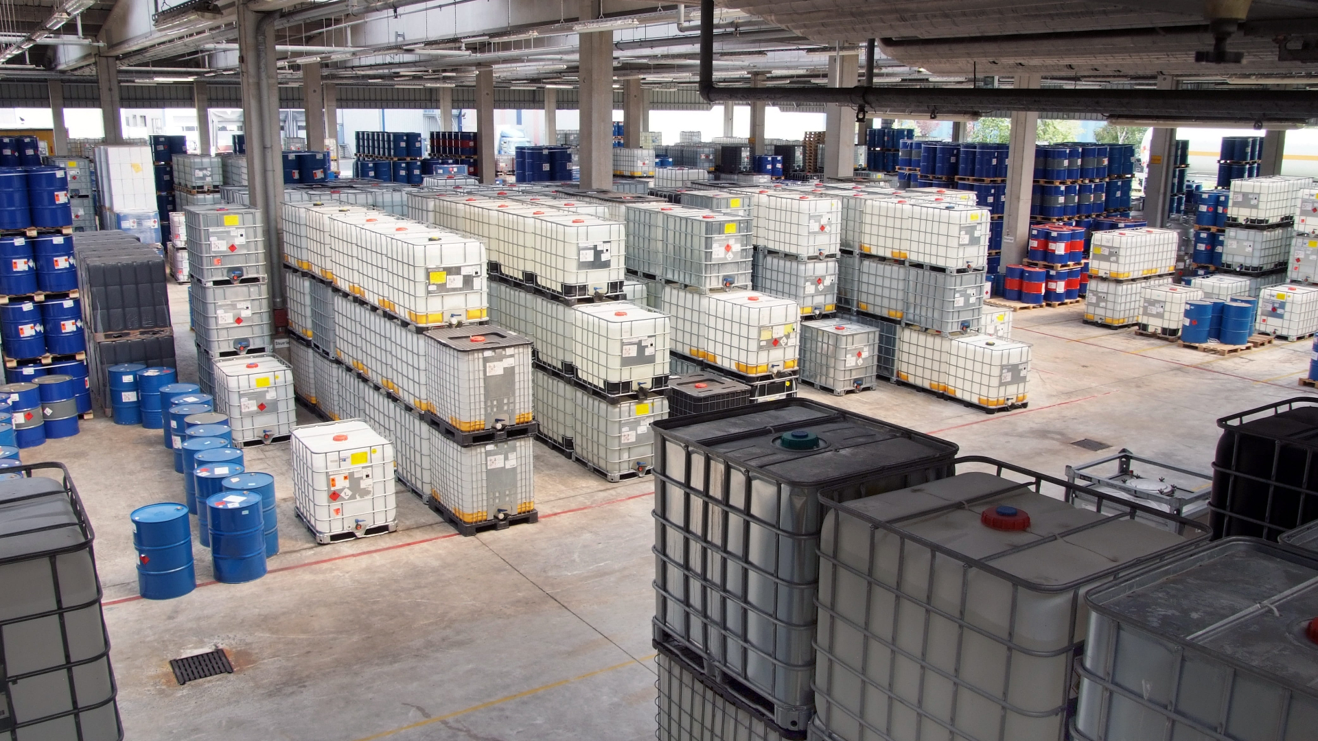 IBC Containers – Flatland Containers Ltd.